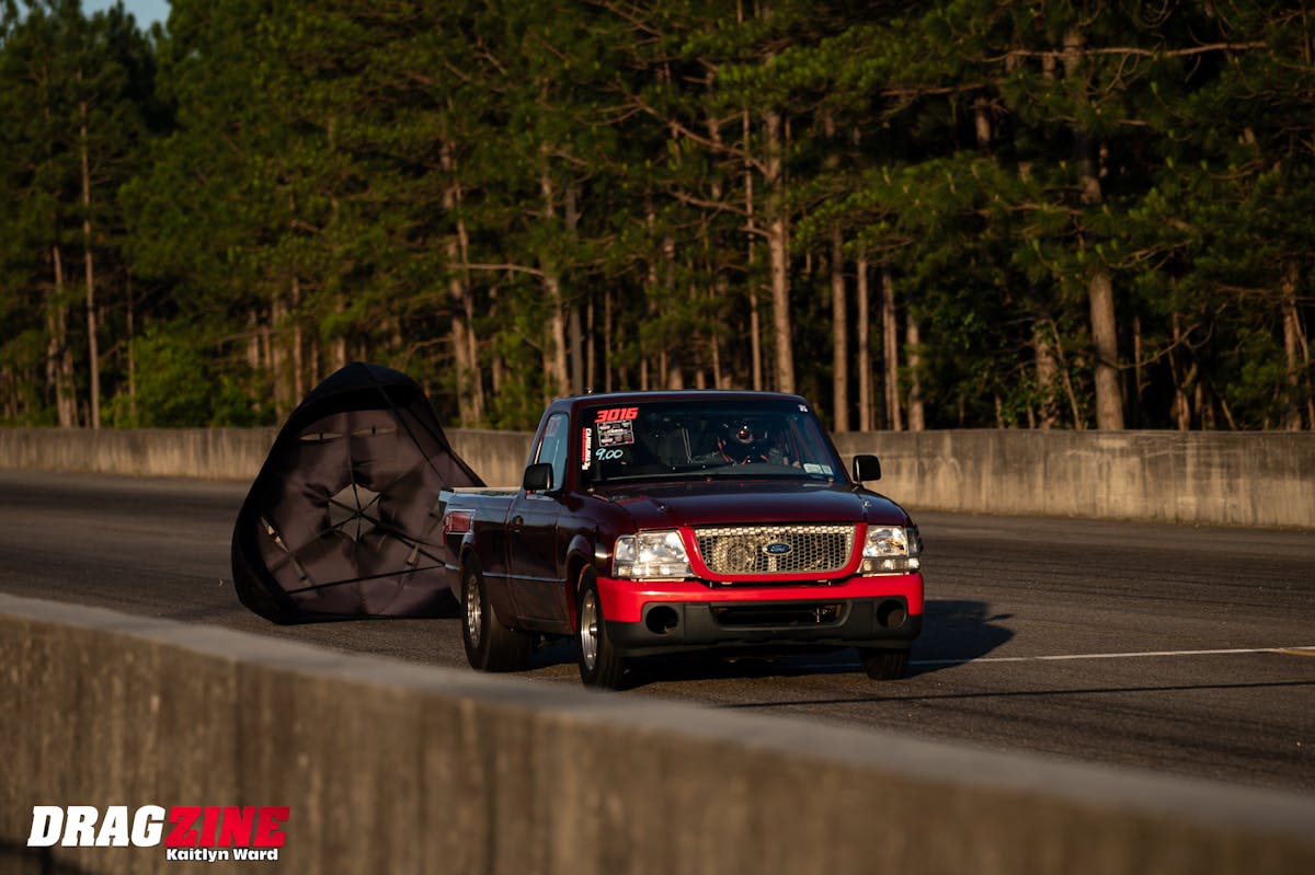 Selecting And Mounting The Right Parachute For Drag Racing