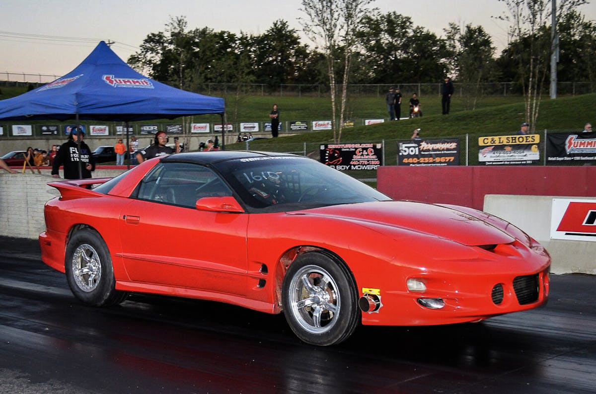 Selecting And Mounting The Right Parachute For Drag Racing